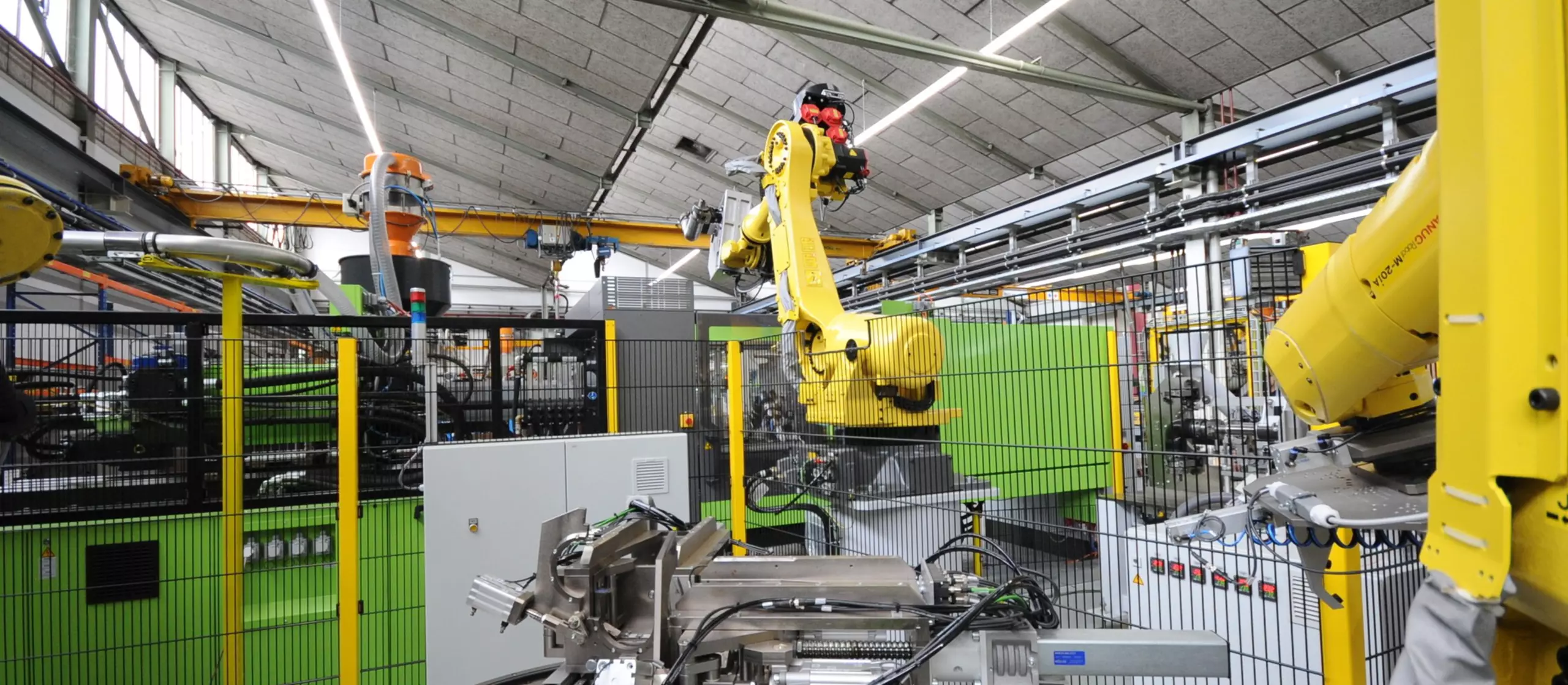 FANUC R-2000 series - Heavyweight versatility