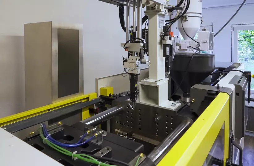 Injection moulding shop shapes its future with FANUC - Full story