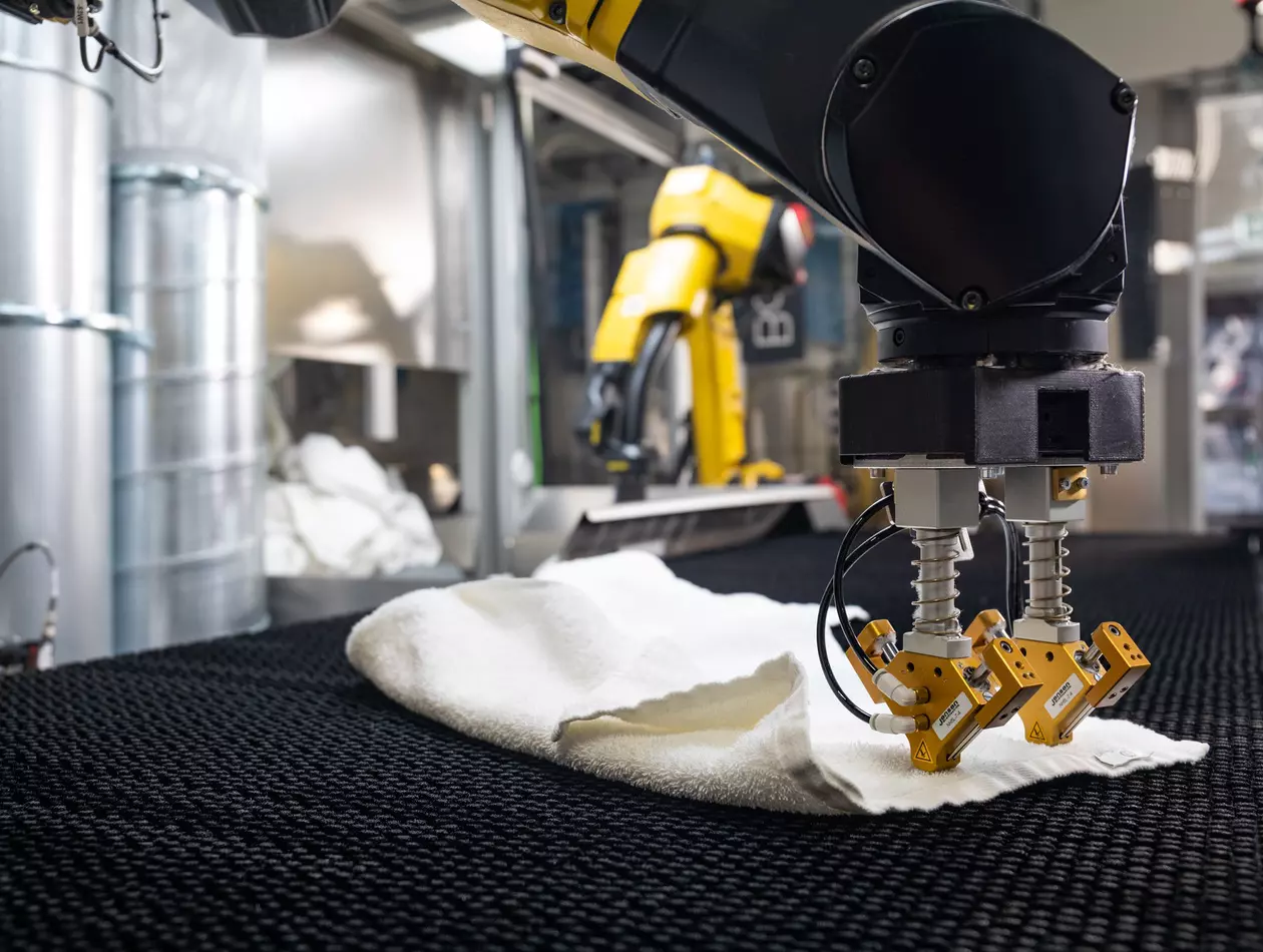 FANUC Drives Machines to Peak Performance | FANUC Global