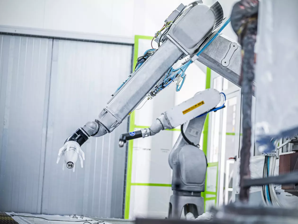 P-250iB/15 - Large handling capacity and extended reach