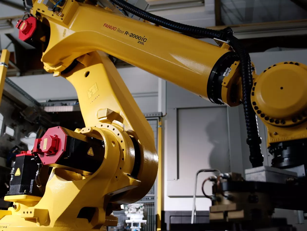 FANUC R-2000 Serie - Schwergewichtige Vielseitigkeit